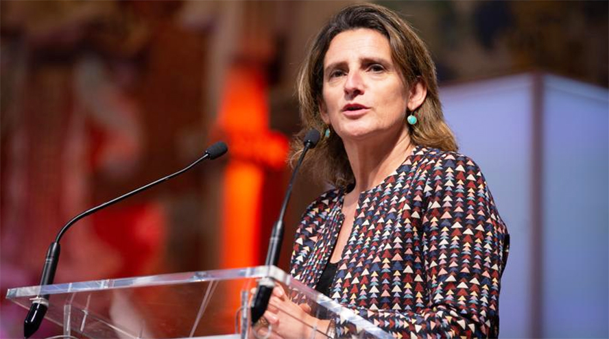 Teresa Ribera, con un familiar en Ecoembes, facilita su opacidad desde ...