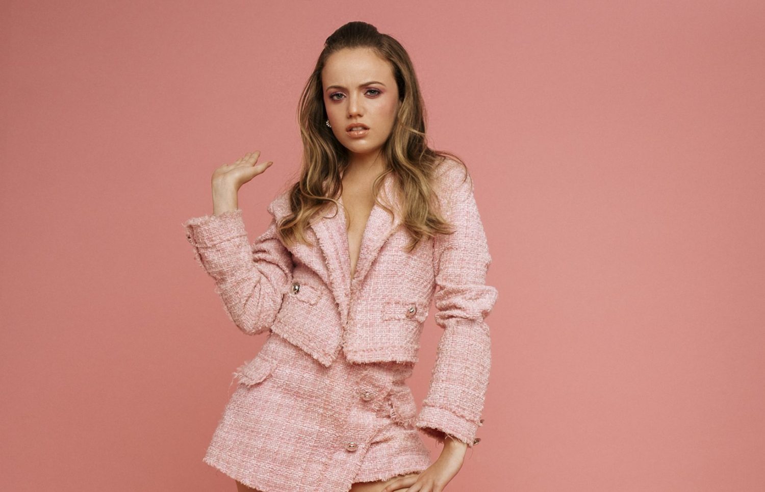 Así es Asha, la cantante de moda que acusó de plagio a Lola Índigo