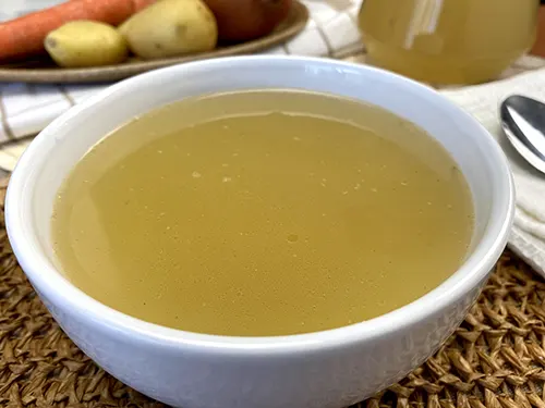 Saborea la tradición gallega con delicioso caldo