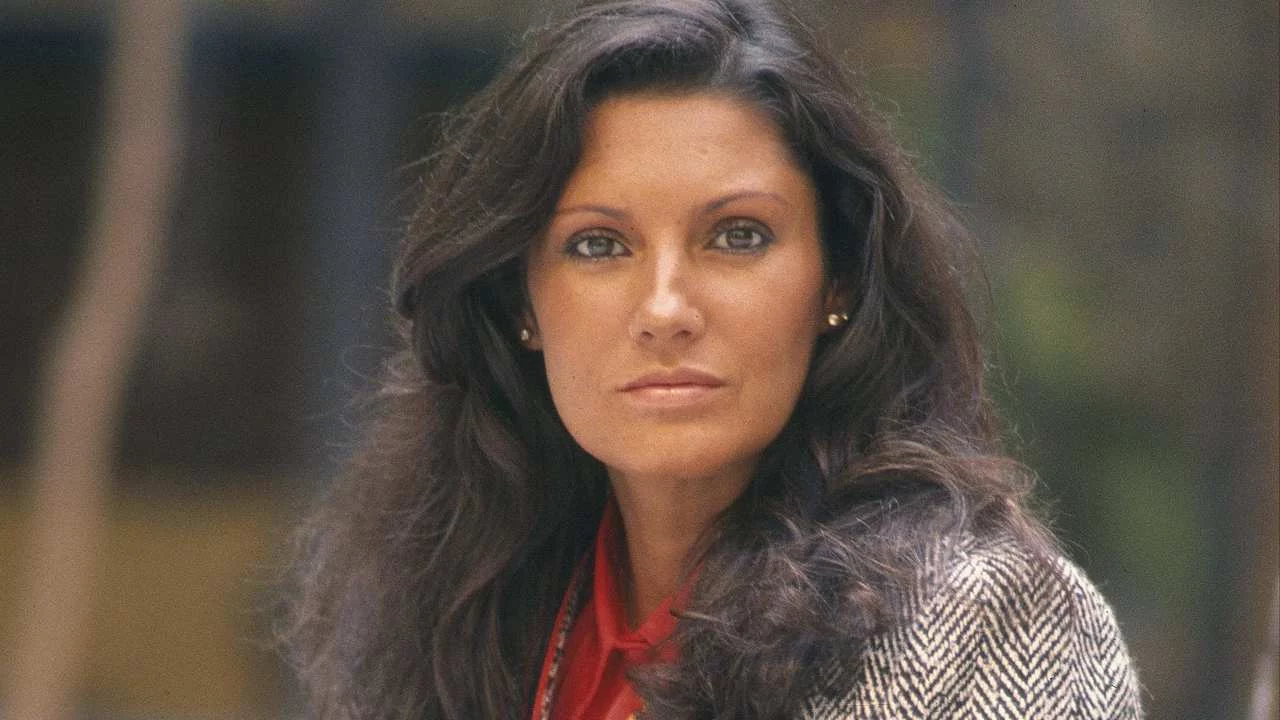 'Carmina': La serie que explora la infancia y el desamor de una celebridad